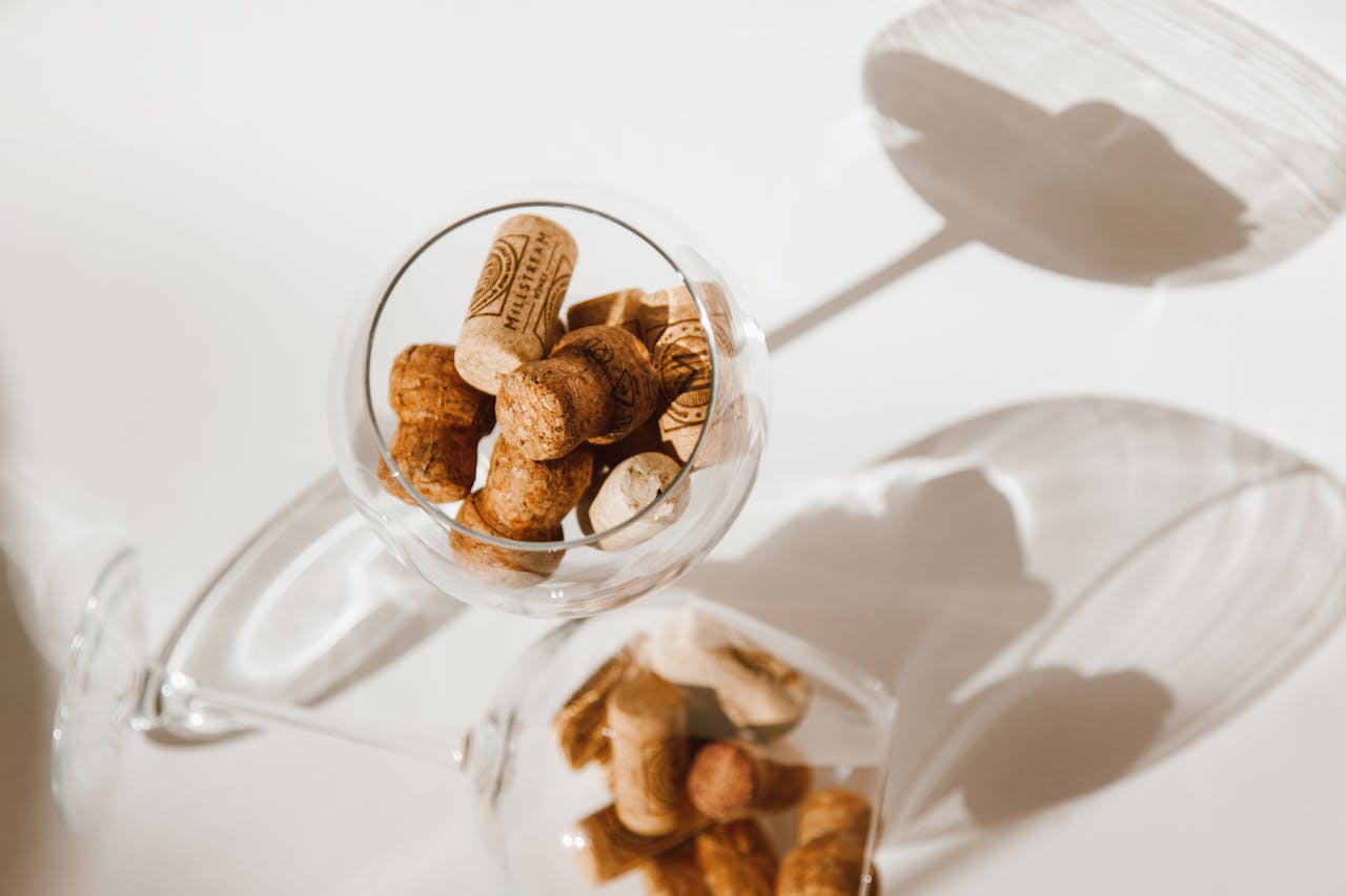 What are the different types of corks for half bottles of wine? – VINAdemi